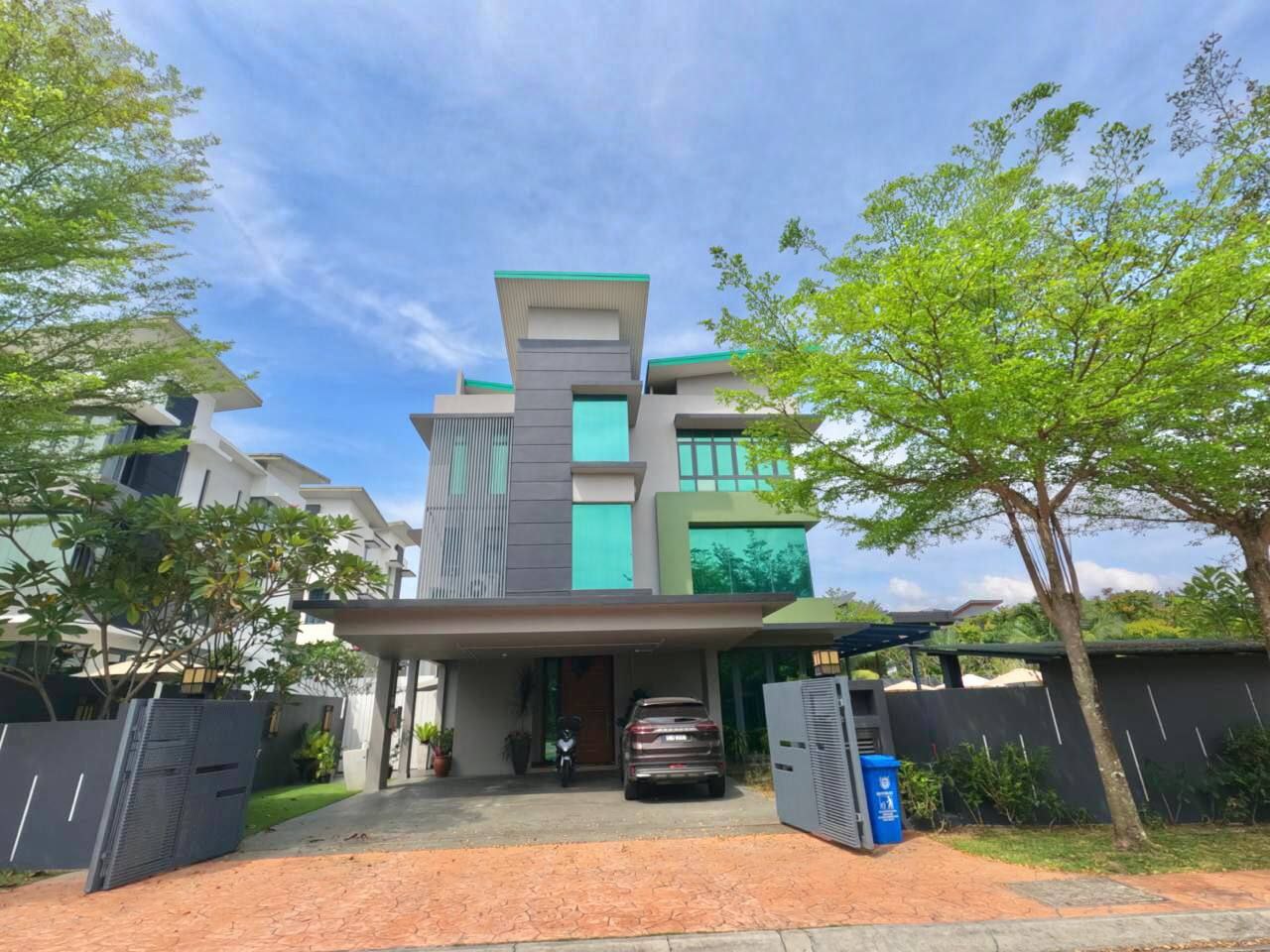 3 Storey Bungalow Jalan Setia Perdana, Setia Alam (Corner lot)