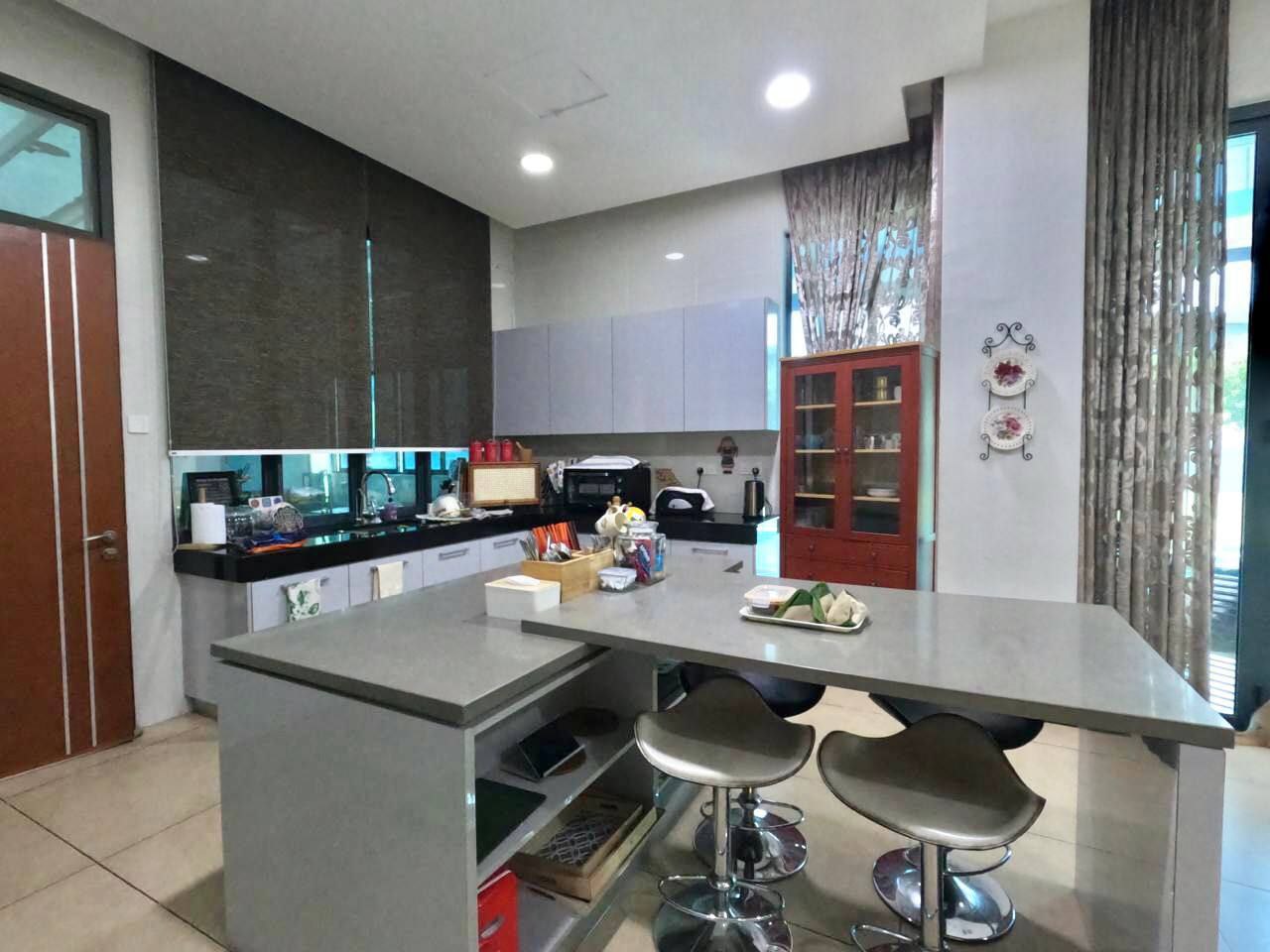 3 Storey Bungalow Jalan Setia Perdana, Setia Alam (Corner lot)